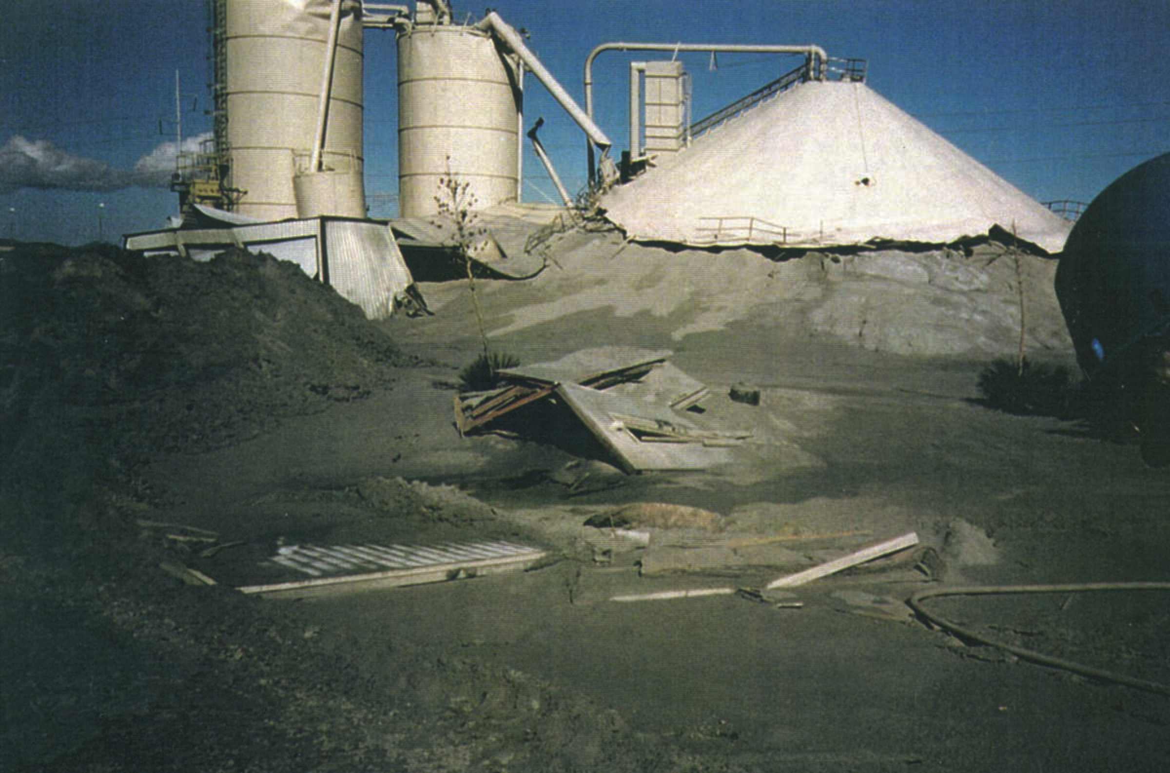 Silo Failures: Case Histories and Lessons Learned - Jenike & Johanson
