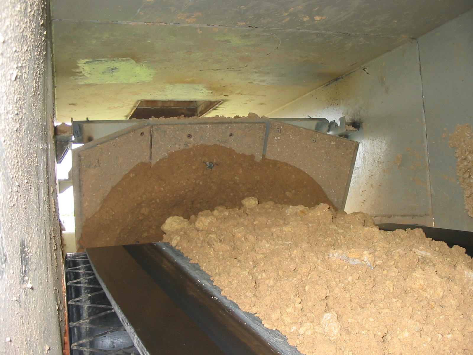 Case Study - Limestone/Clay Chute Plugging Solution | Jenike & Johanson